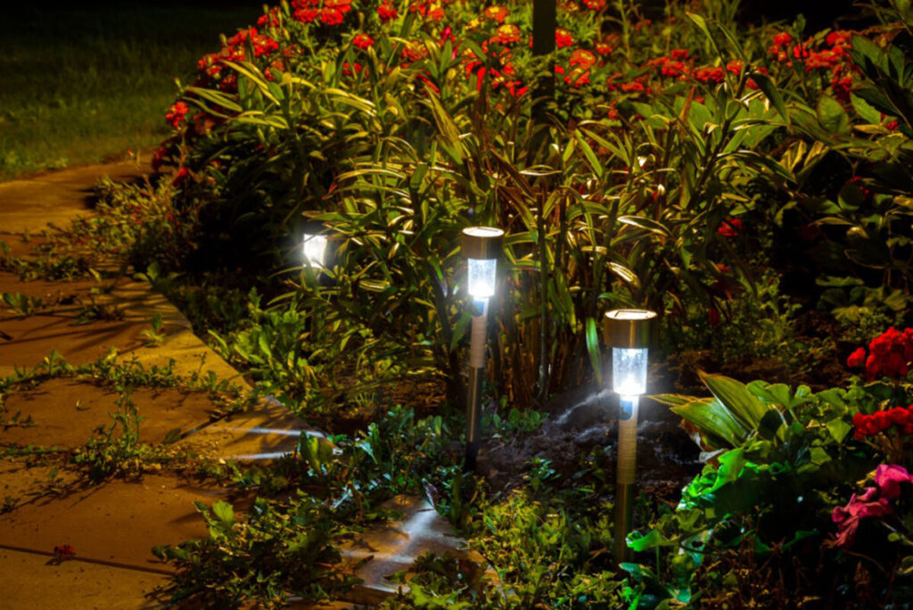 The Best Solar Memorial Lights for 2021 - iTech Future